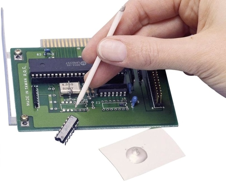 דבק אפוקסי מוליך חשמל - CHEMTRONICS CW2400 - טלמיר אלקטרוניקה